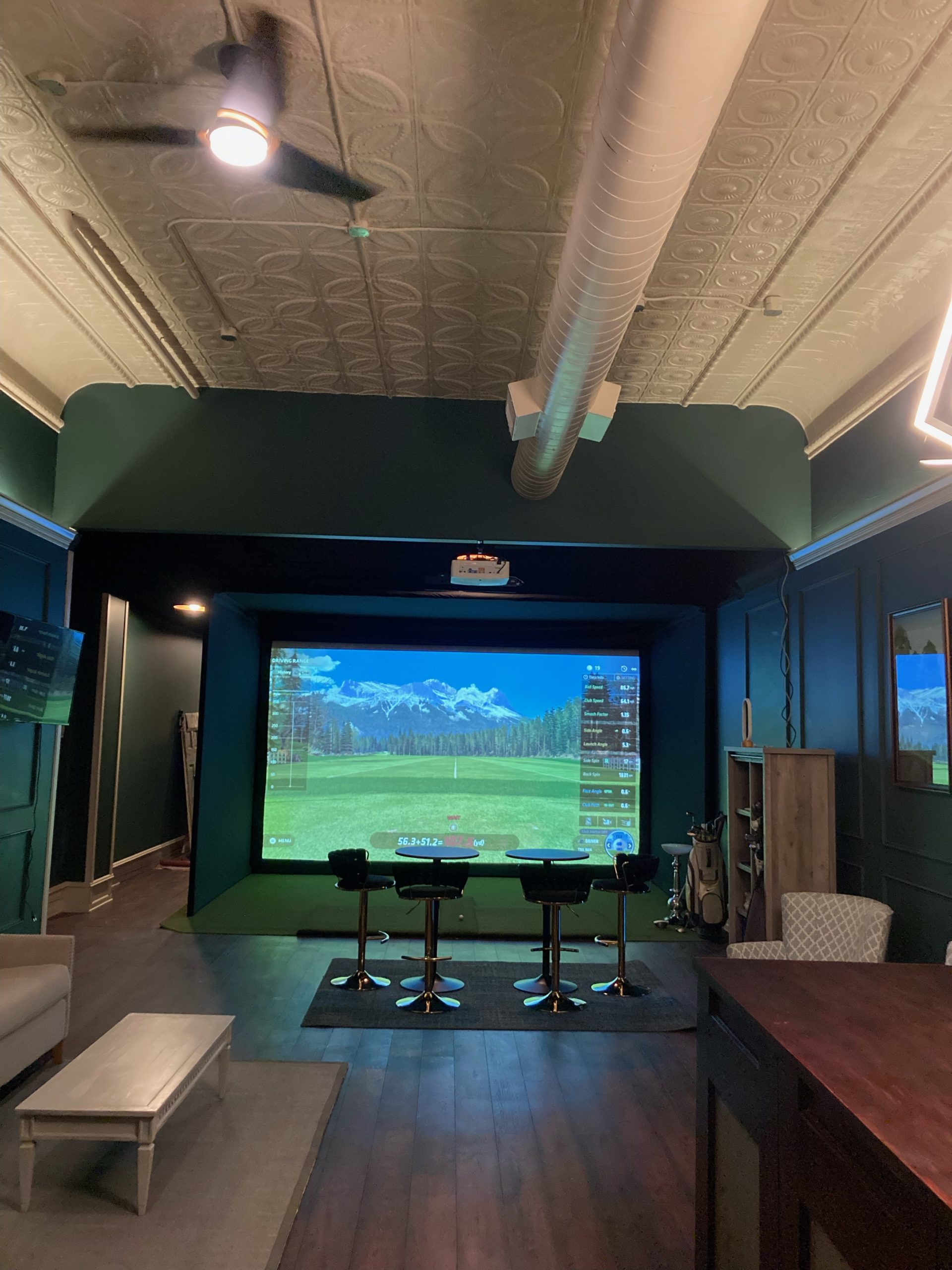 About - Below Par Golf Lounge